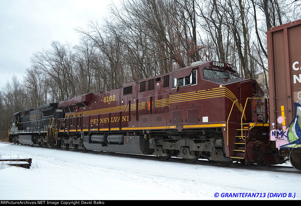 NS 8102 GE ES44AC (PRR Heritage)